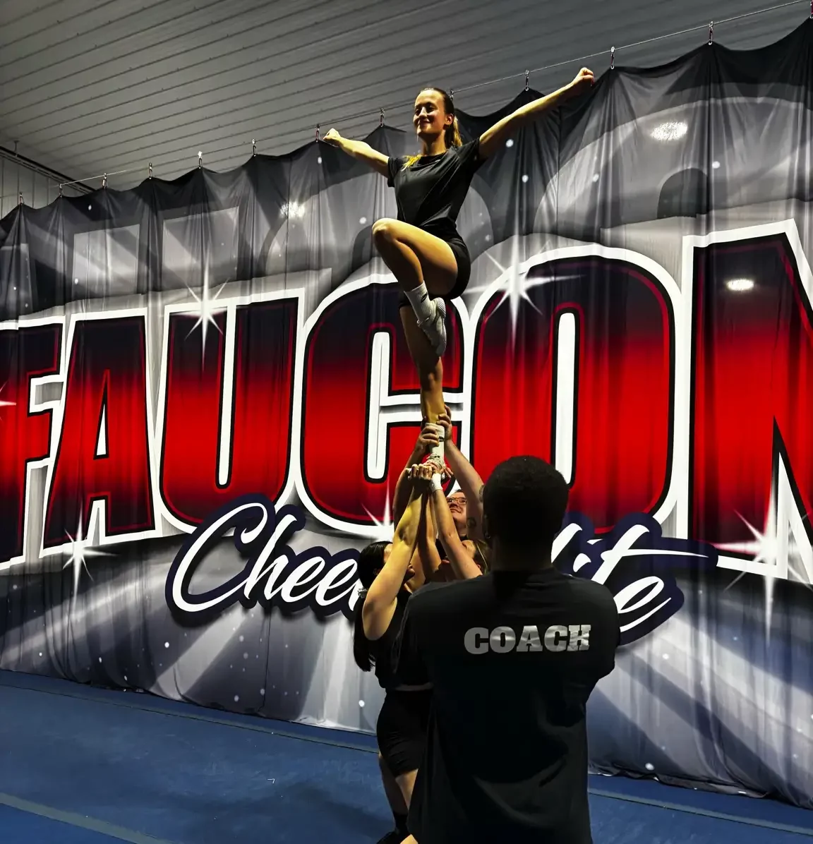 Cheerleading récréatif tous les âges | Faucons Cheer Élite